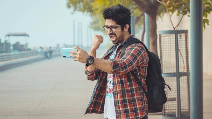 Forfait mobile : RED By SFR frappe fort avec les offres du Big RED