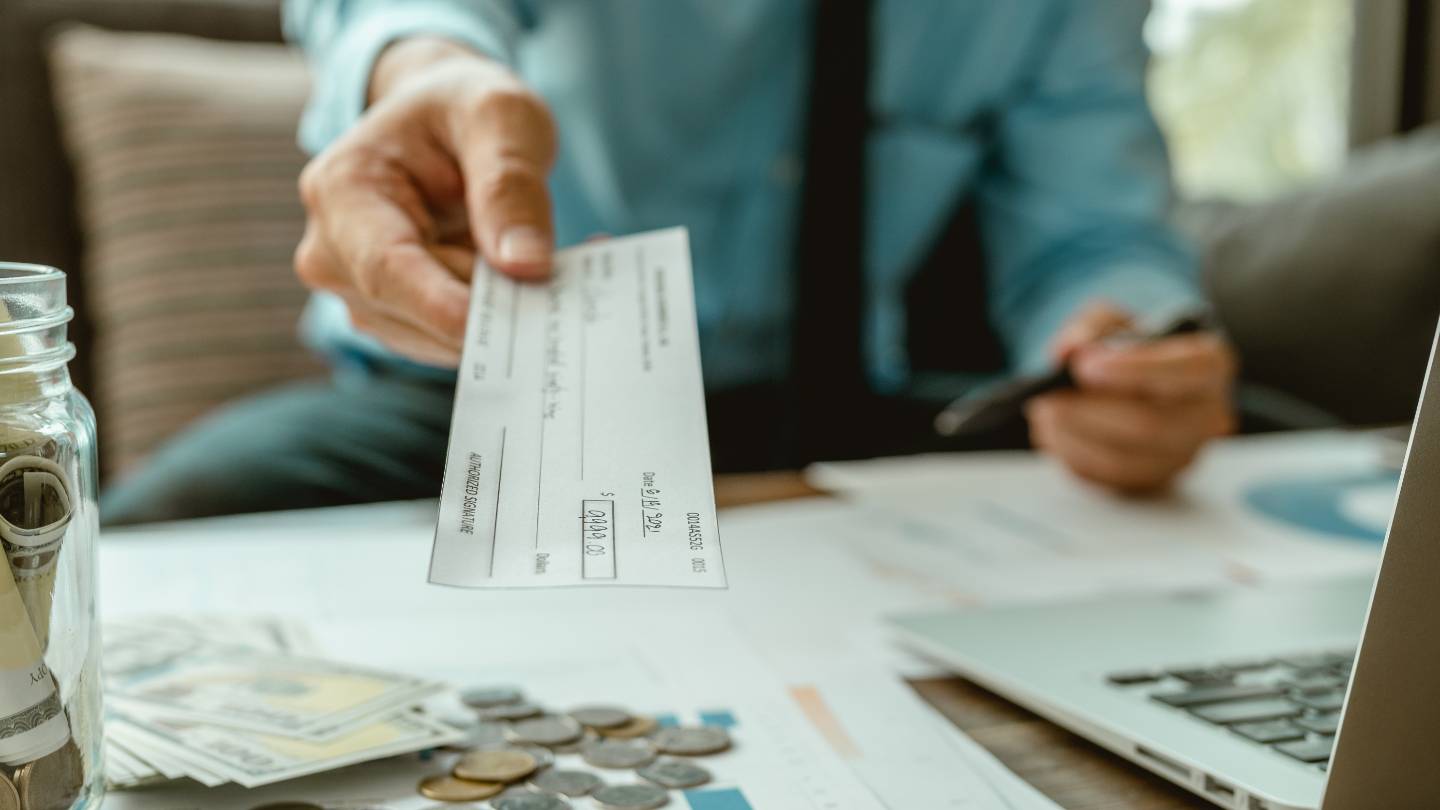 Versements CAF retardés, explosion de la fraude aux chèques... Les 3 ...